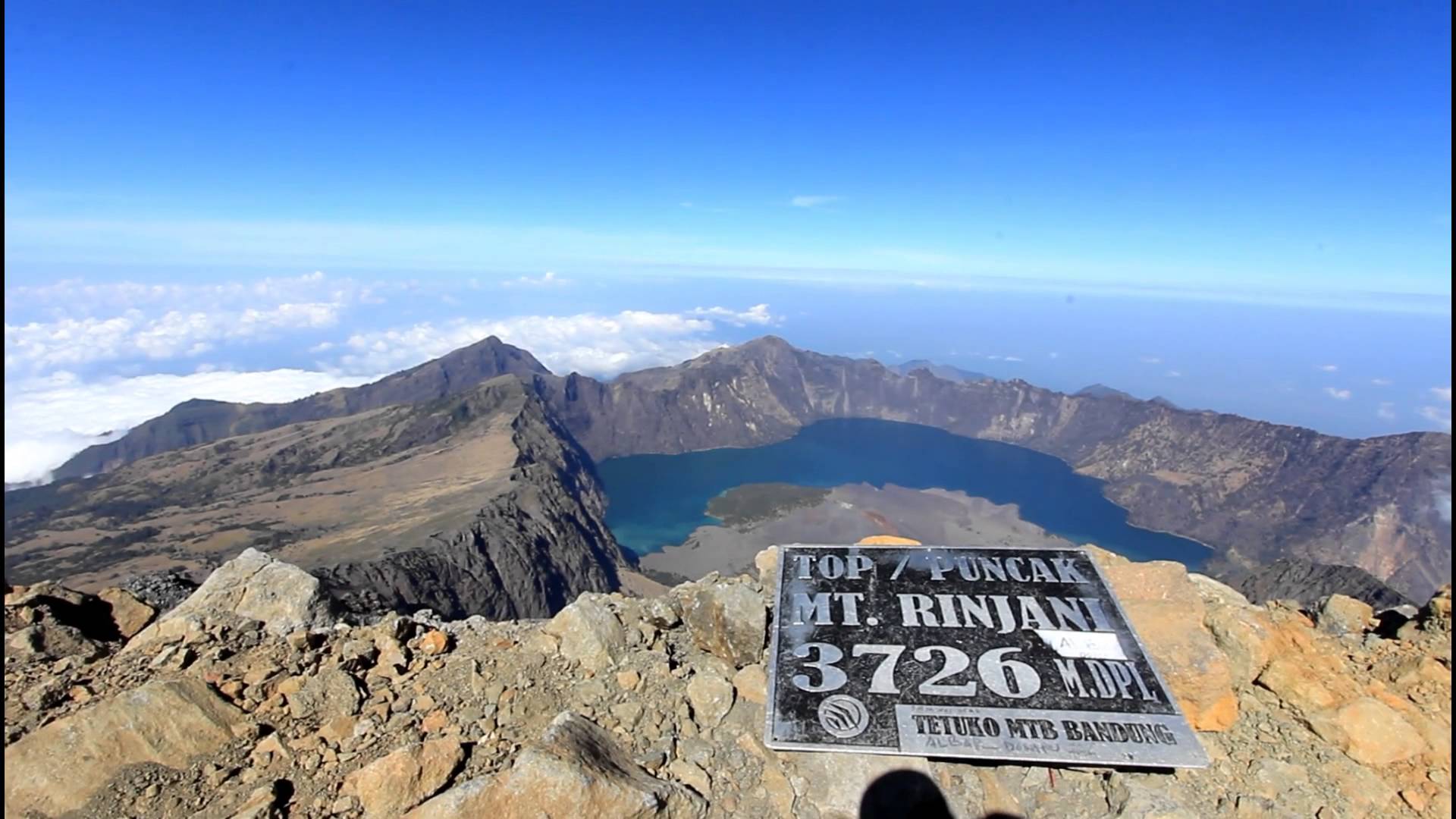 PESONA GUNUNG RINJANI TERUS MENARIK PERHATIAN PARA PENDAKI INDONESIA ...